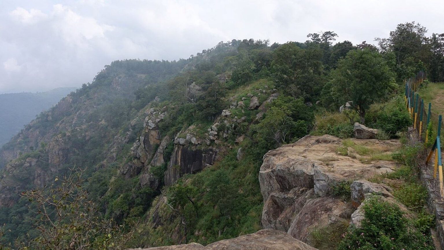 Rajgiri Waterfall (ରାଜଗିରି ଜଳପ୍ରପାତ) & Rajagiri Hill Stations, Nayagarh ...
